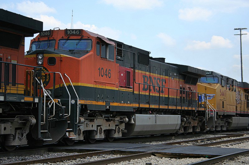 BNSF 1046